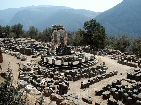 Private Delphi and Thermopylae Full Day Tour From Athens - Learning About Greek Mythology and History