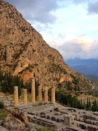 Private Delphi and Thermopylae Full Day Tour From Athens - Experiencing Personalized Service and Hospitality