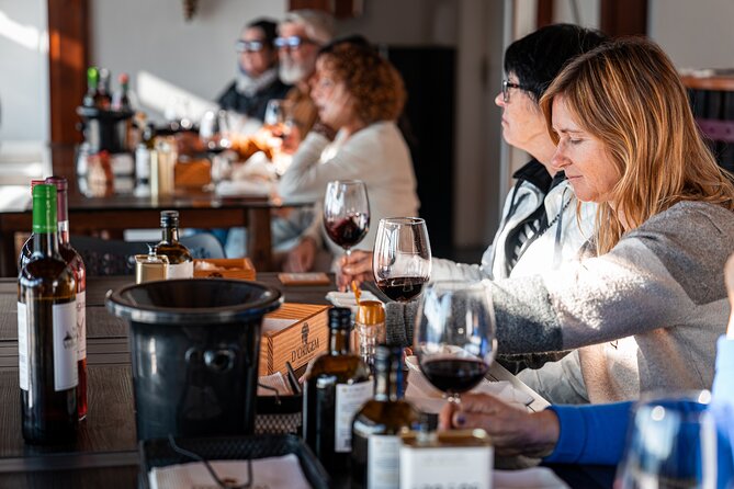 Private Douro Valley Tour: Boutique Winerie & River Cruise - Lunch and Dining Options