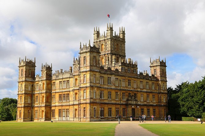 Private Downton Abbey Tour, including Bampton, Cogges Farm, and Highclere - Why Guides Make the Difference