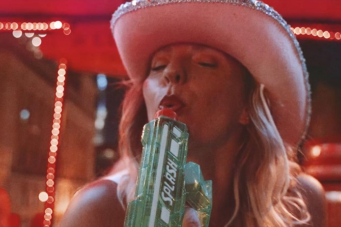 Private Downtown Nashville Party Tractor Tour 21+ Only! - Participant Eligibility and Guidelines