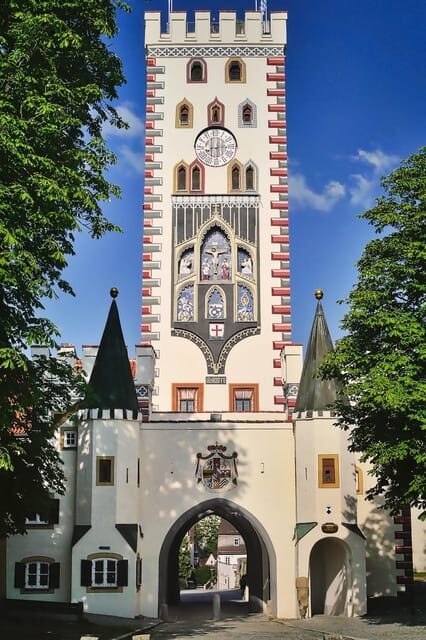 Private driver: Munich to Neuschwanstein & Landsberg am Lech - Who is this tour best suited for?