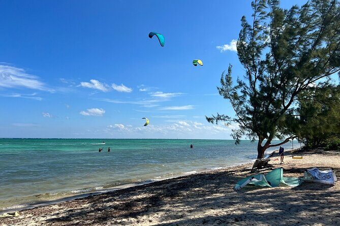 Private E-Bike Adventure in the Cayman Islands - Discovering Grand Caymans Highlights by E-Bike