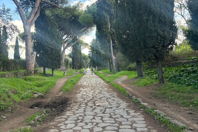 Private E-Bike Tour of Appian Way, Aqueduct & Catacombs With Food - Catacombs Discovery