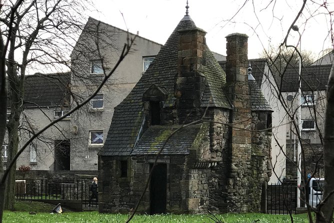 Private Edinburgh Full Day Guided Tour in a Luxury Levc Txe - Exceptional Customer Experiences