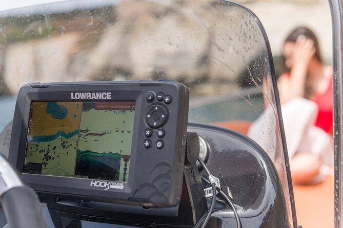 Private ELDORIS Boat Rental in Milos Agia Kiriaki GREECE - Accommodating Vessels