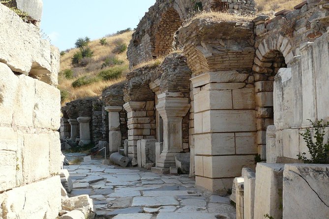 Private Ephesus Highlights Half Day Tour From Izmir - Authenticity and Experience: What Travelers Say