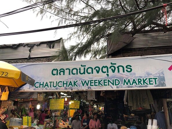 Private Exclusive Guided Chatuchak Weekend Market Shopping Tour - Key Points