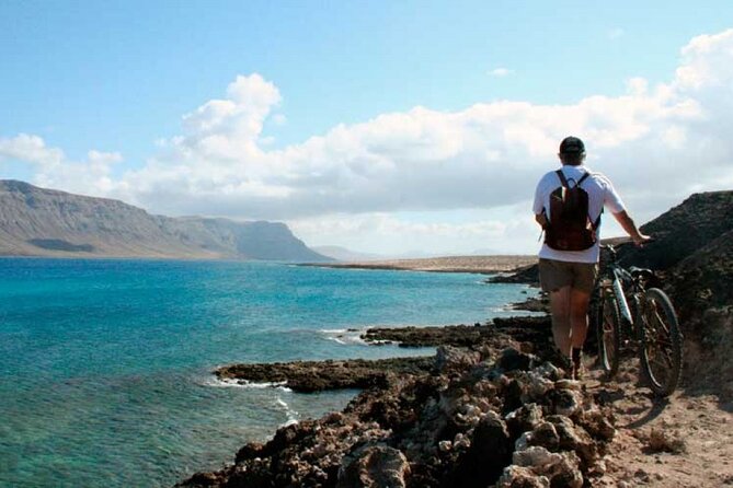 Private Excursion in Lanzarote, Minibus and Guide Available - Operational Details and Availability