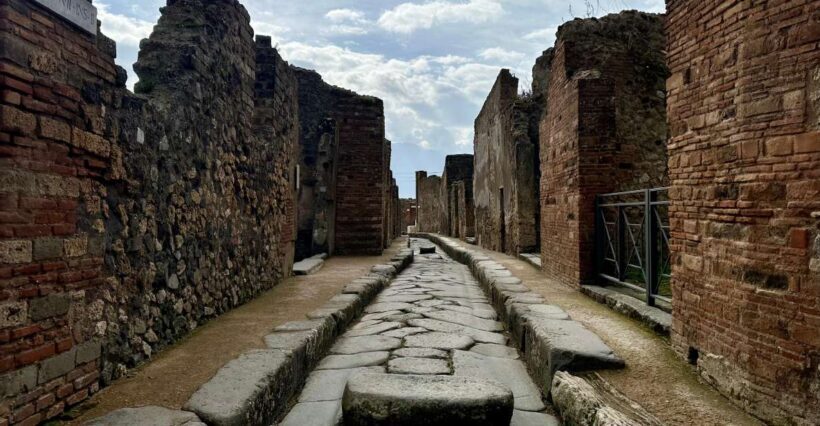 Private excursion to Pompeii and to Vesuvius - The Itinerary Breakdown: What to Expect on This Tour