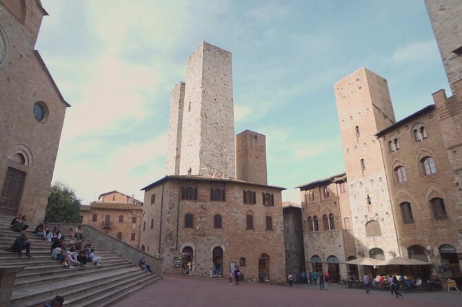 Private Excursion to Siena, San Gimignano and Chianti Landscapes - Discovering San Gimignanos Architectural Gems