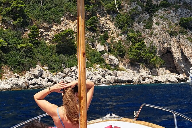 Private Experience on Classic Boat: Discover Capri in 3 Hours - Meeting Point and How to Prepare