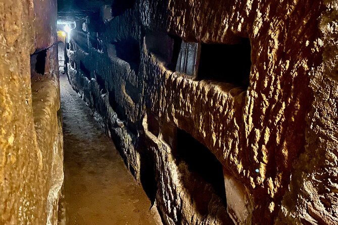 Private Express Tour of Roman Catacombs With Transfer - Key Points