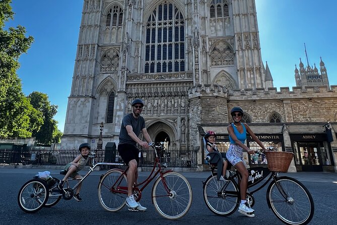 Private Family Bike Tour of London - Engaging With Local Culture Through Markets and Street Art