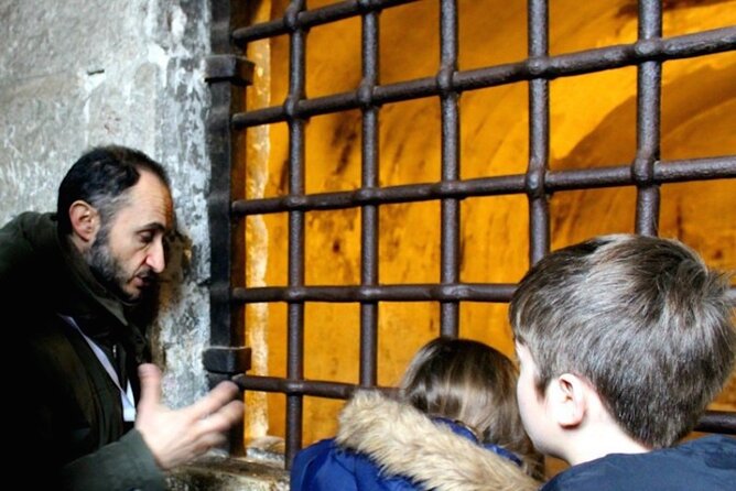 Private Family Tour of Saint Mark'S & Doge'S Palace With Scavenger Hunt - Meeting and Pickup