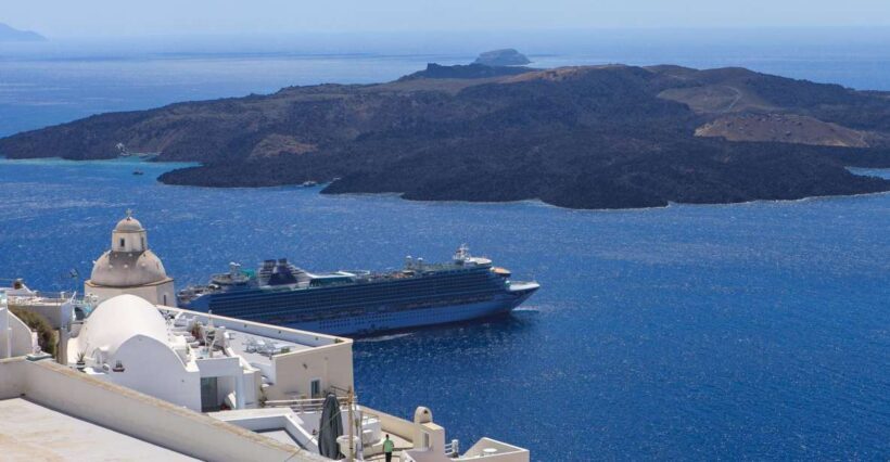 Private Famous Sights Tour with Local Guide in Santorini - Exploring the Private Famous Sights Tour with a Local Guide in Santorini