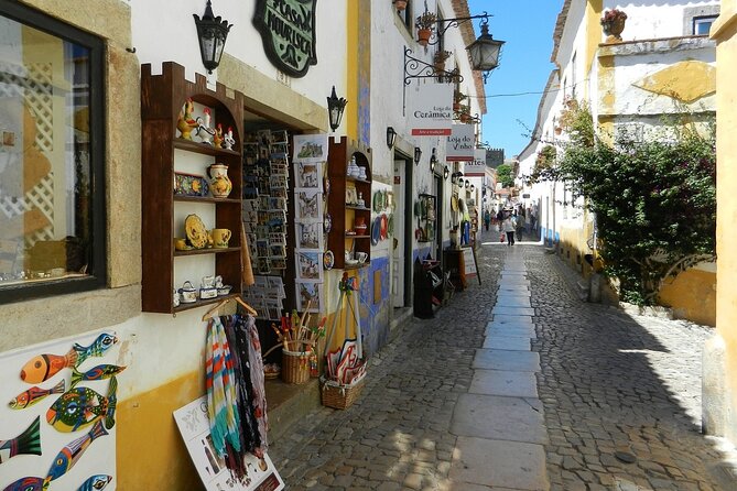 Private Fátima, Nazaré and Óbidos Full-Day Tour - Discovering Óbidos