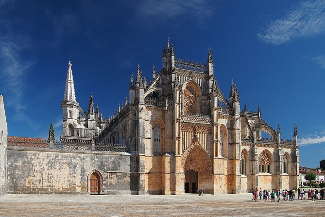 Private Fátima-Nazaré-Óbidos Tour W/Hotel Pick up - Spiritual and Architectural Beauty of Batalha