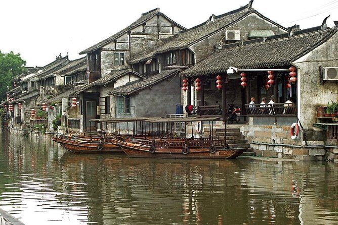 Private Fengjing Ancient Town Sunset Tour from Shanghai with Spa Option - What Makes This Tour Special?