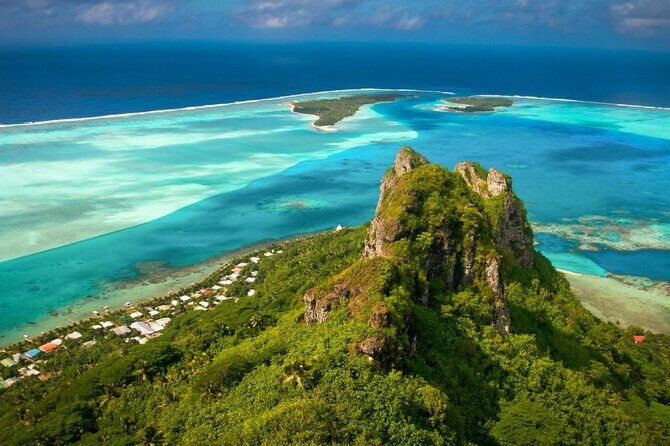 Private flight over Maupiti, the little sister of Bora-Bora - A Closer Look at the Flight Over Maupiti