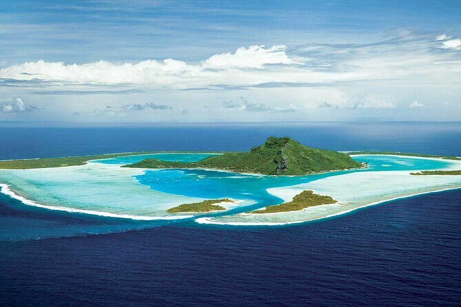 Private flight over Maupiti, the little sister of Bora-Bora - Who Will Love This Experience?