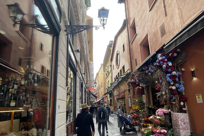 Private Food and Walking Tour of Bologna with Expert Guide Paolo - The Tasting Experience: A Feast for the Senses