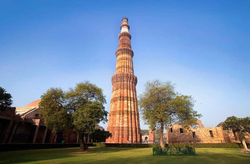 Private Full Day New & Old Delhi City Tour with Female Guide - Key Points
