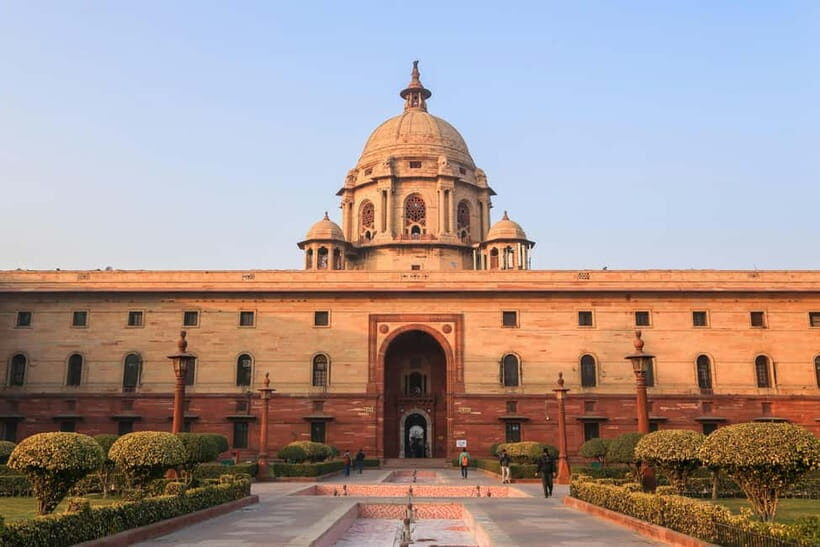 Private Full Day New & Old Delhi City Tour with Female Guide - A Day in Delhi: An In-Depth Look