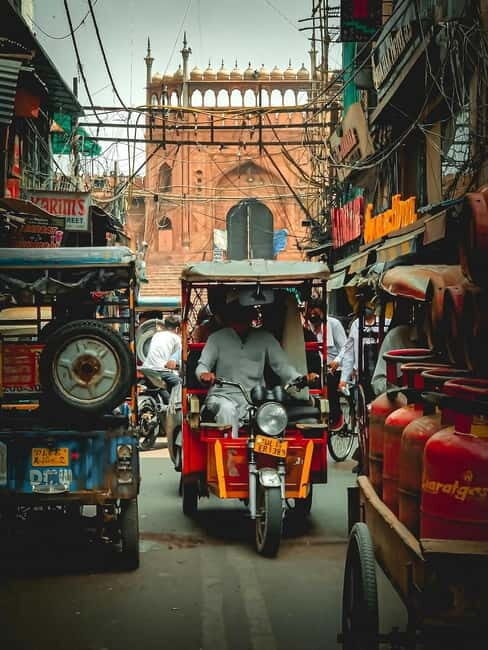 Private Full Day New & Old Delhi City Tour with Female Guide - The Experience According to Other Travelers