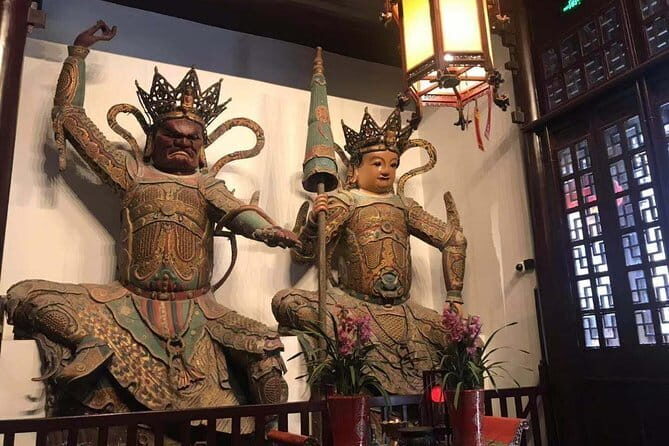 Private Full-Day Shanghai Sunset Tour with Temple and Dinner - Key Points