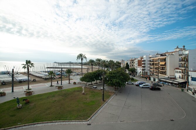 Private Full-Day Tarragona and Sitges - Exploring the Charm of Sitges