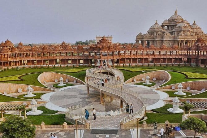 Private Full Day Temple tour In Delhi With Guide - Exploring Delhi’s Spiritual Landscape in a Single Day