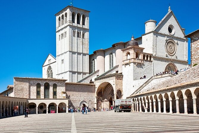 Private Full-Day Tour of Assisi and Cortona From Florence - Exploring the Basilica Di Santa Chiara