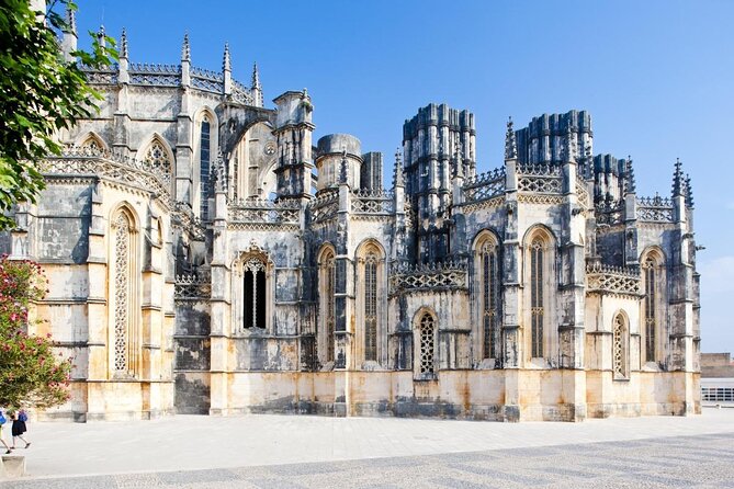 Private Full Day Tour of Óbidos, Nazaré and Batalha - Discovering Nazaré