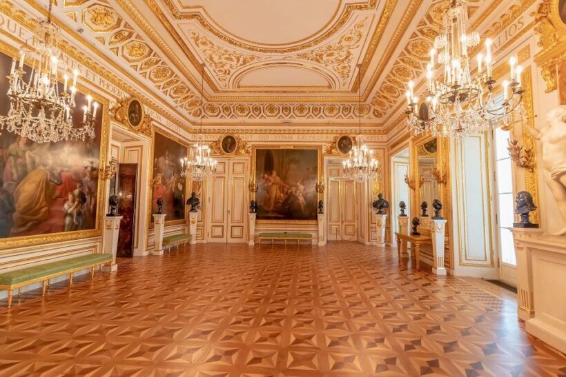 Private Full-Day Tour of Warsaw with Tickets and Transfers - The Wilanow Palace and Gardens