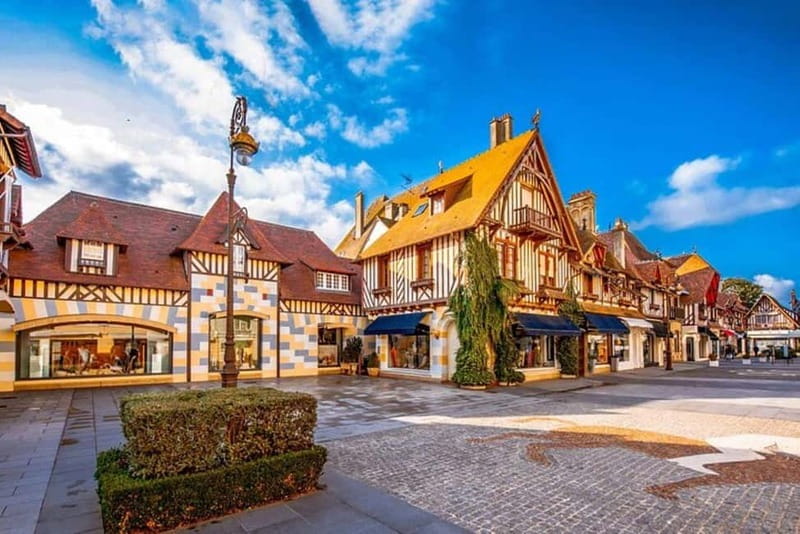 Private full-day tour to Honfleur & Deauville from Le Havre - The Return and Flexibility