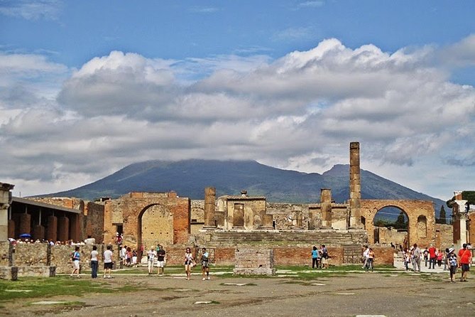 Private Full-Day Tour to Pompeii and Mt. Vesuvius With Winery Visit - Customer Experience and Feedback
