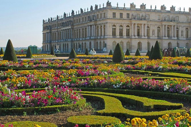 Private Full Day Tour to Versailles and Giverny from Paris with Hotel Pick Up - The Value of Guided Tours Like This