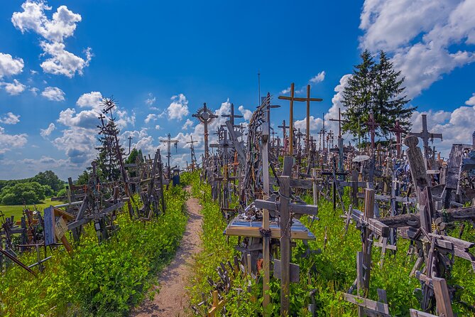 Private Full-Day Trip to Hill of Crosses, Rundale Palace & Bauska - Discovering Bauska Castle