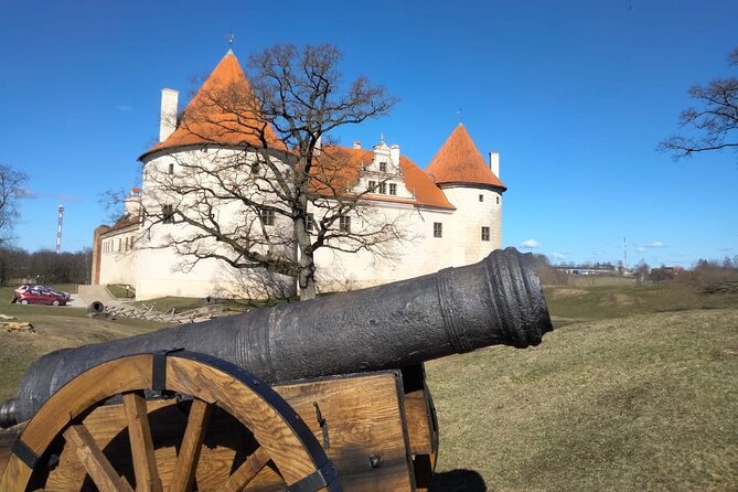 Private Full-Day Trip to Hill of Crosses, Rundale Palace & Bauska - Customer Feedback and Booking Details