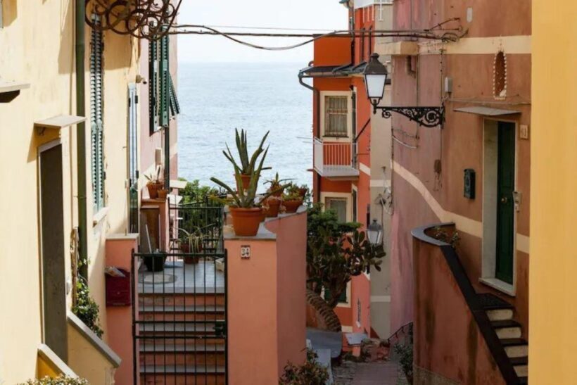 Private Genoa City Top Sights Walking Tour - The Real Traveler Experience: Authenticity and Tips