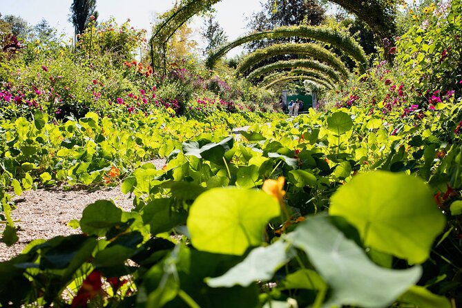 Private Giverny Half-day Trip from Paris by Mercedes Lunch option - Frequently Asked Questions