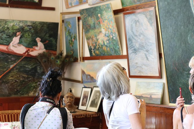 Private Giverny & Versailles Day Trip with Lunch & Hotel Transfers from Paris - FAQ