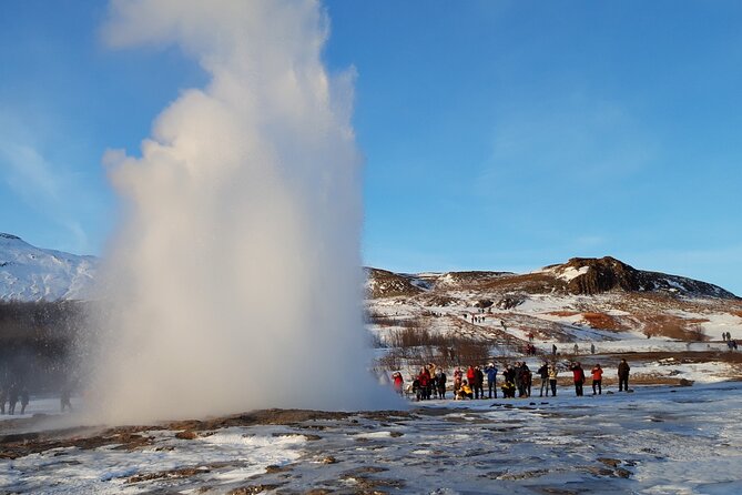 Private Golden Circle Tour From Reykjavik - Guide Experience and Knowledge