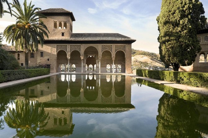 Private Granada Alhambra Tour from Seville - Practical Tips for the Tour
