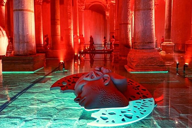 Private Guided Basilica Cistern and Topkapi Palace With Skip Line - Exploring the Topkapi Palace