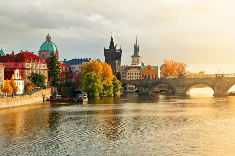 Private guided day tour from Munich to Prague, and back - Considerations and Possible Downsides