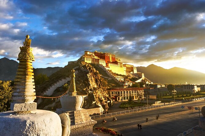 Private Guided Day Tour Potala Palace and Sera Monastery - Exploring the Potala Palace: A Marvel of Architecture and Spiritual Significance