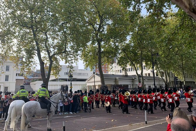 Private Guided Tour of London Landmarks - English or Italian - Accessibility and Participation