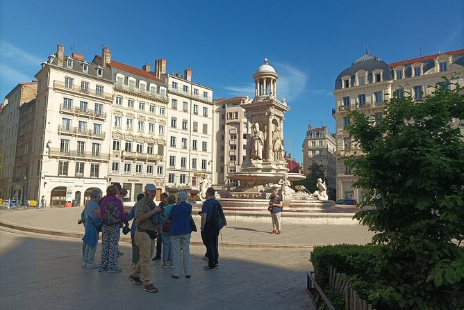 Private Guided Tour of Lyon - 3 to 4 Hours - Meeting Point and Duration